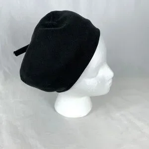 Lord & Taylor | Accessories | 96s Lord And Taylor Black Cloche Beret ...